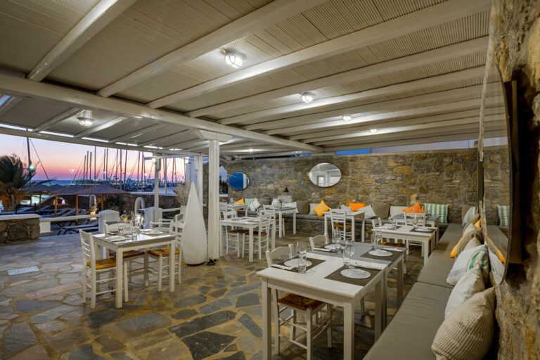 The restaurant - Olia Hotel